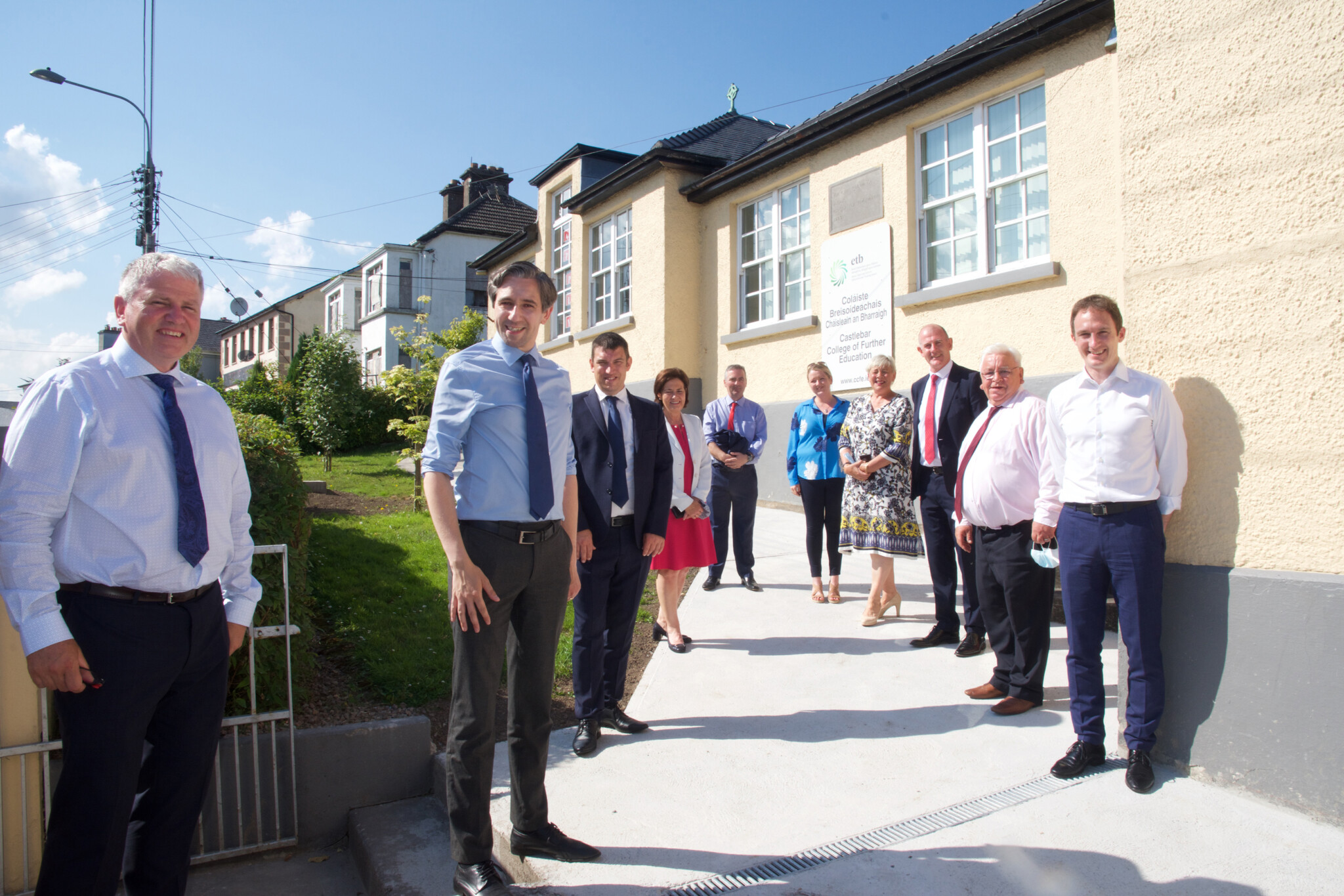 The Chief Executive of MSLETB welcomes Minister Harris to the Castlebar ...